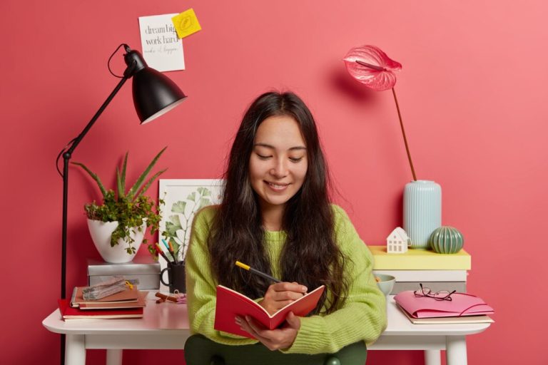 Vastu Shastra Tips for Home, Study Room, Bedroom, and Garden ...